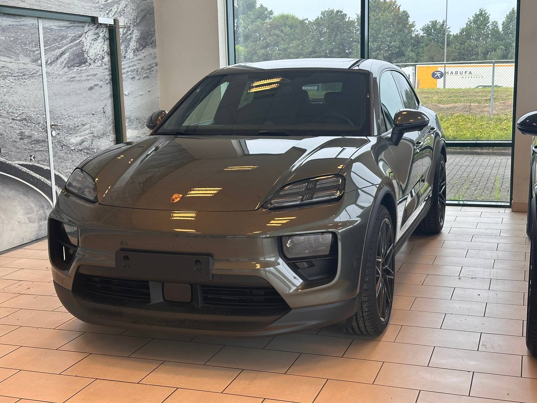 AVENTURINE GREEN Macan EV Photos Thread | Page 2 | Macan EV Forum, News ...