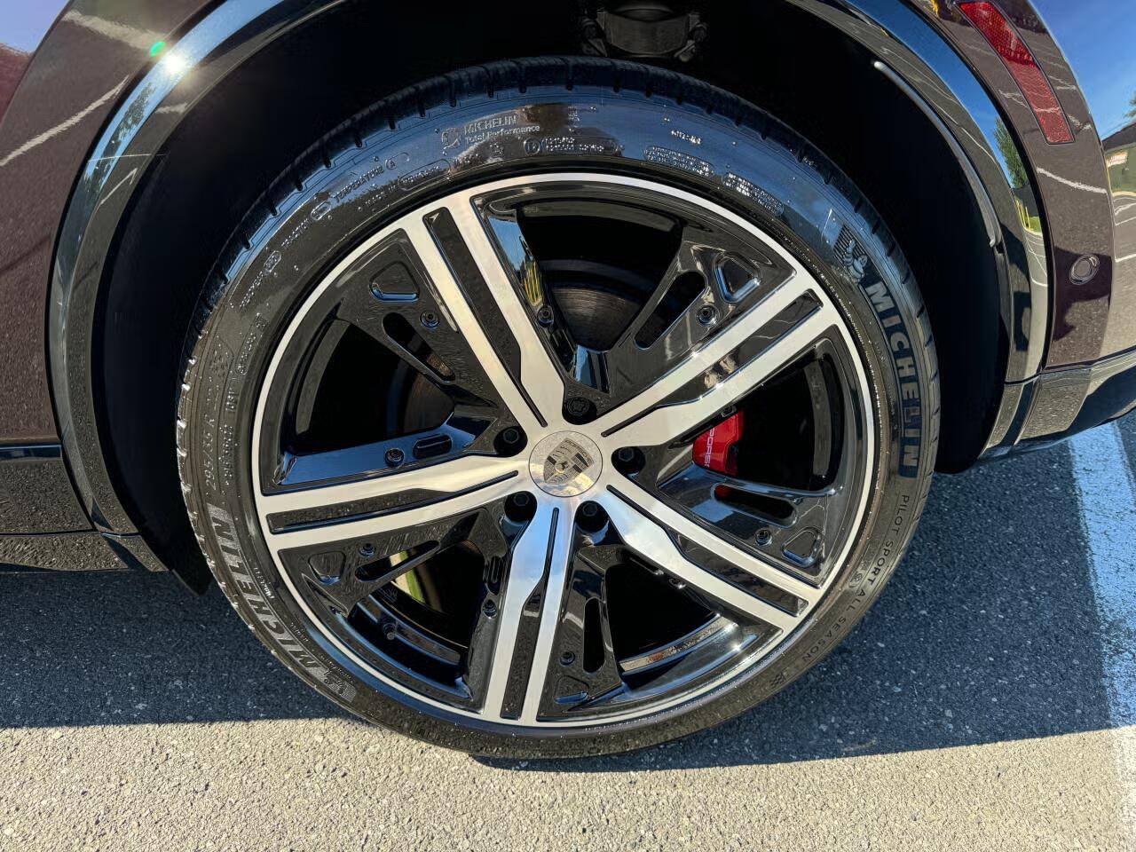 Photos: Carbon Fiber Wheels / Side Blades on Macan EV in Copper Ruby ...