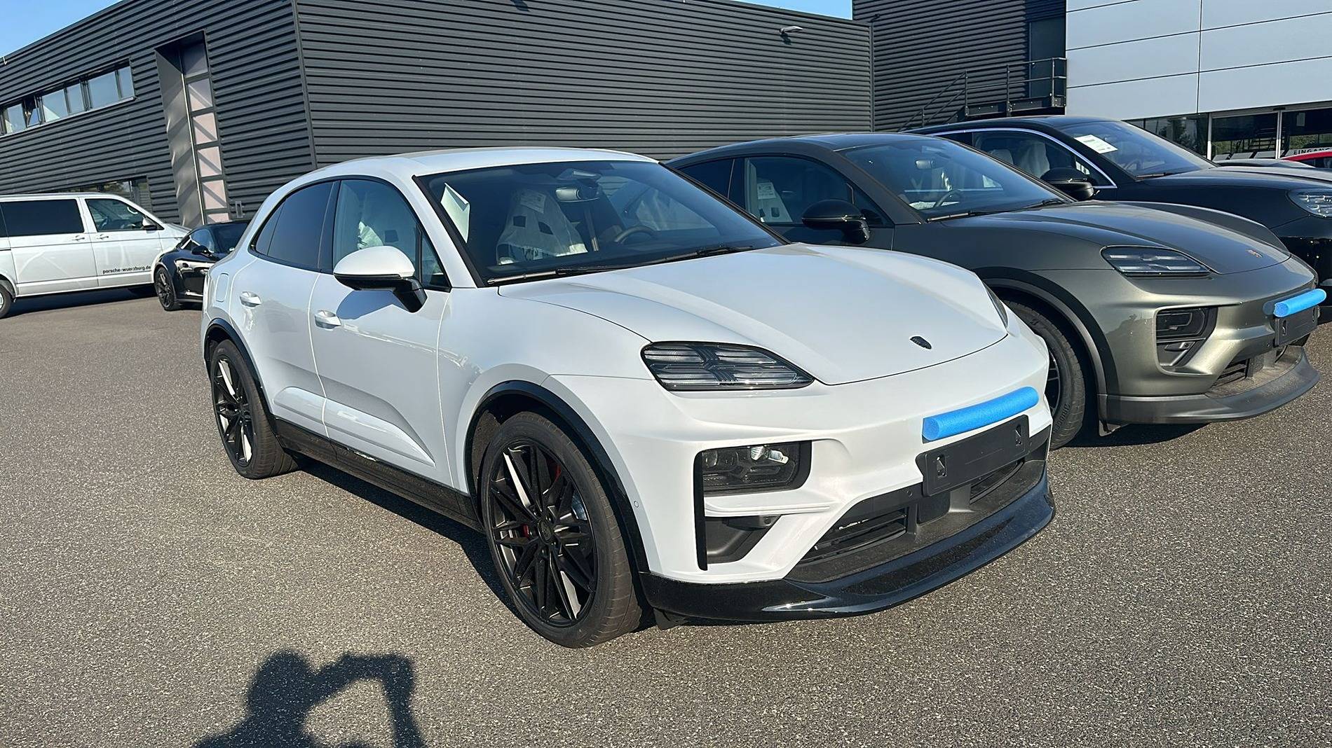 ICE GREY Macan EV Photos Thread | Page 5 | Macan EV Forum, News, Info ...