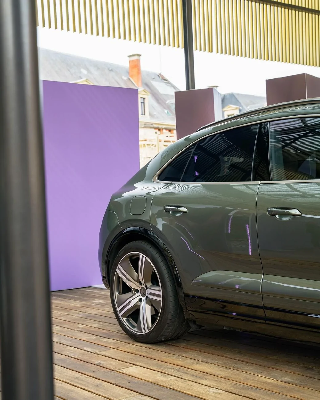 AVENTURINE GREEN Macan EV Photos Thread | Macan EV Forum, News, Info ...