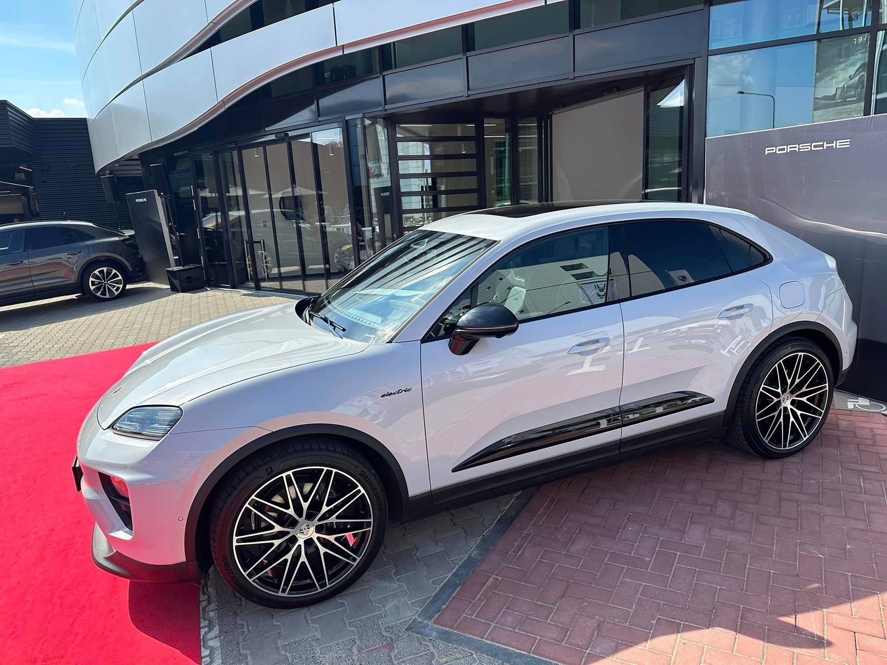 ICE GREY Macan EV Photos Thread | Page 2 | Macan EV Forum, News, Info ...