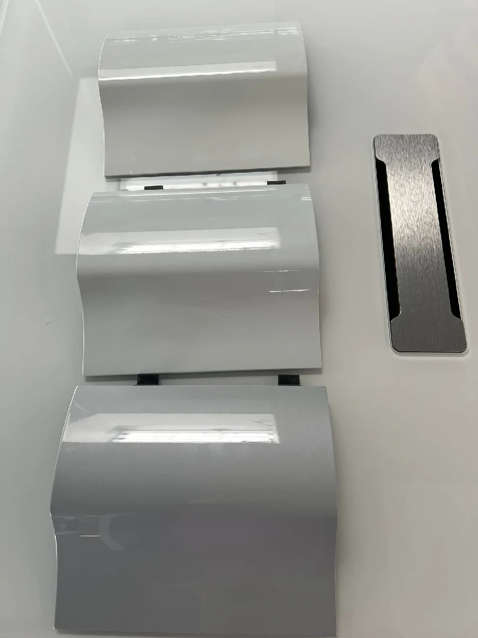 Ice Grey Metallic vs. White vs. Carrera White colors | Macan EV Forum ...