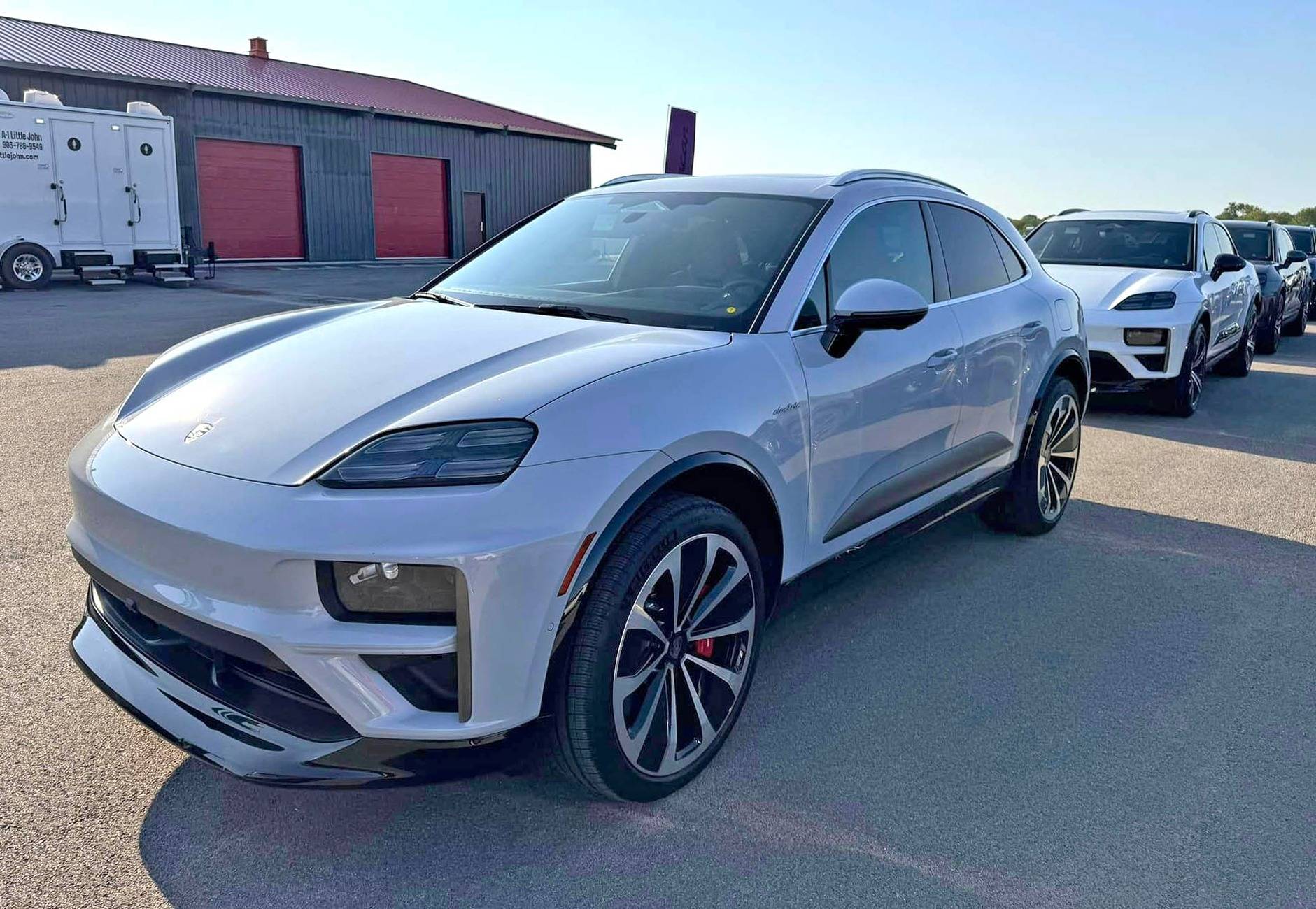 ICE GREY Macan EV Photos Thread | Page 2 | Macan EV Forum, News, Info - MacanEVowners