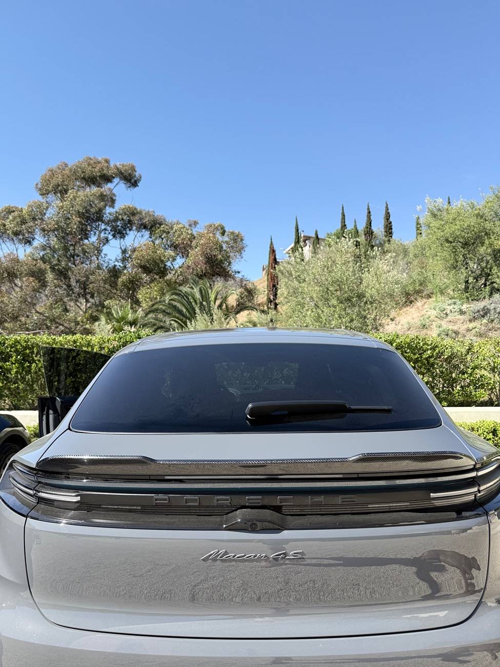 Carbon fiber spoiler / lip installed | Macan EV Forum, News, Info ...