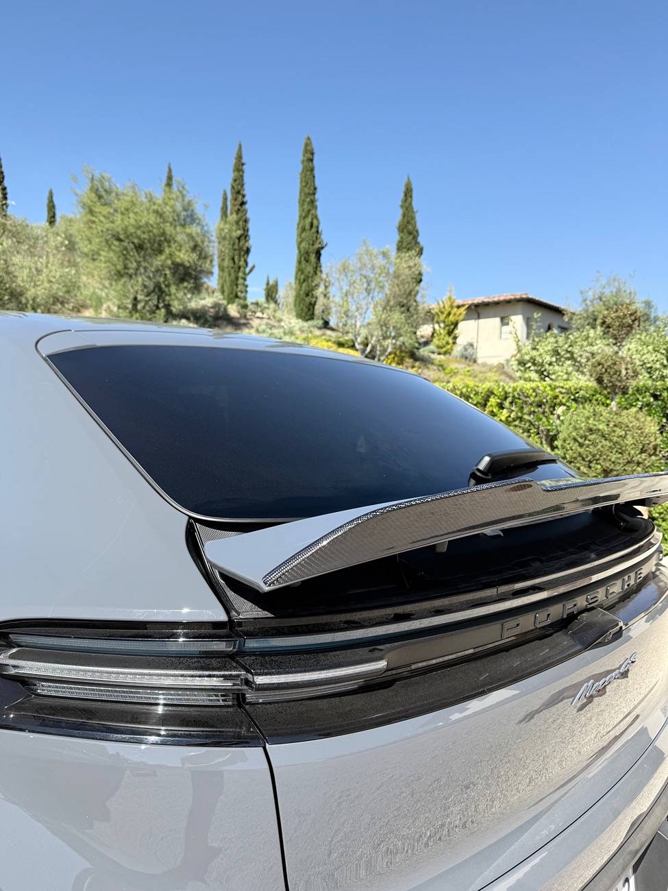Carbon fiber spoiler / lip installed | Macan EV Forum, News, Info ...