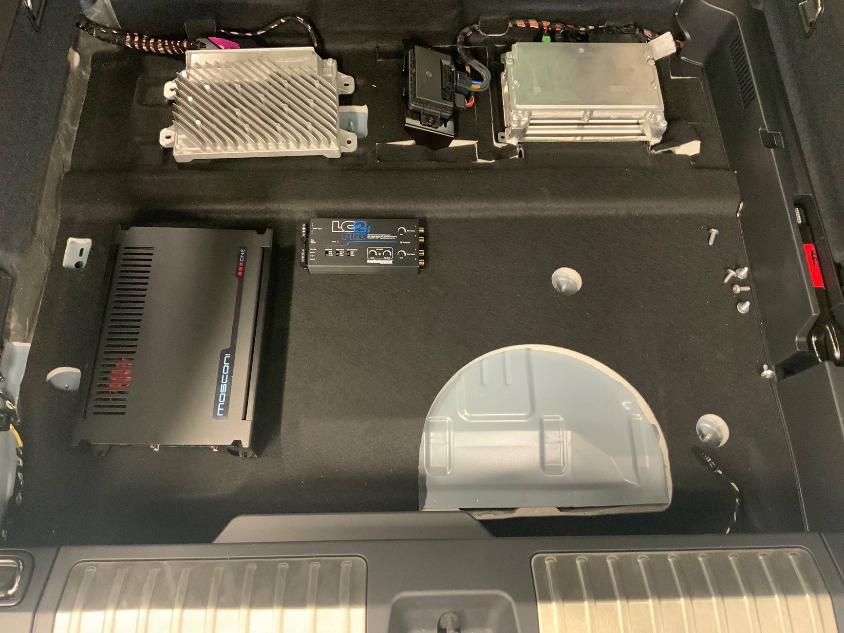 Is it possible to remove Bose subwoofer? | Macan EV Forum, News, Info ...