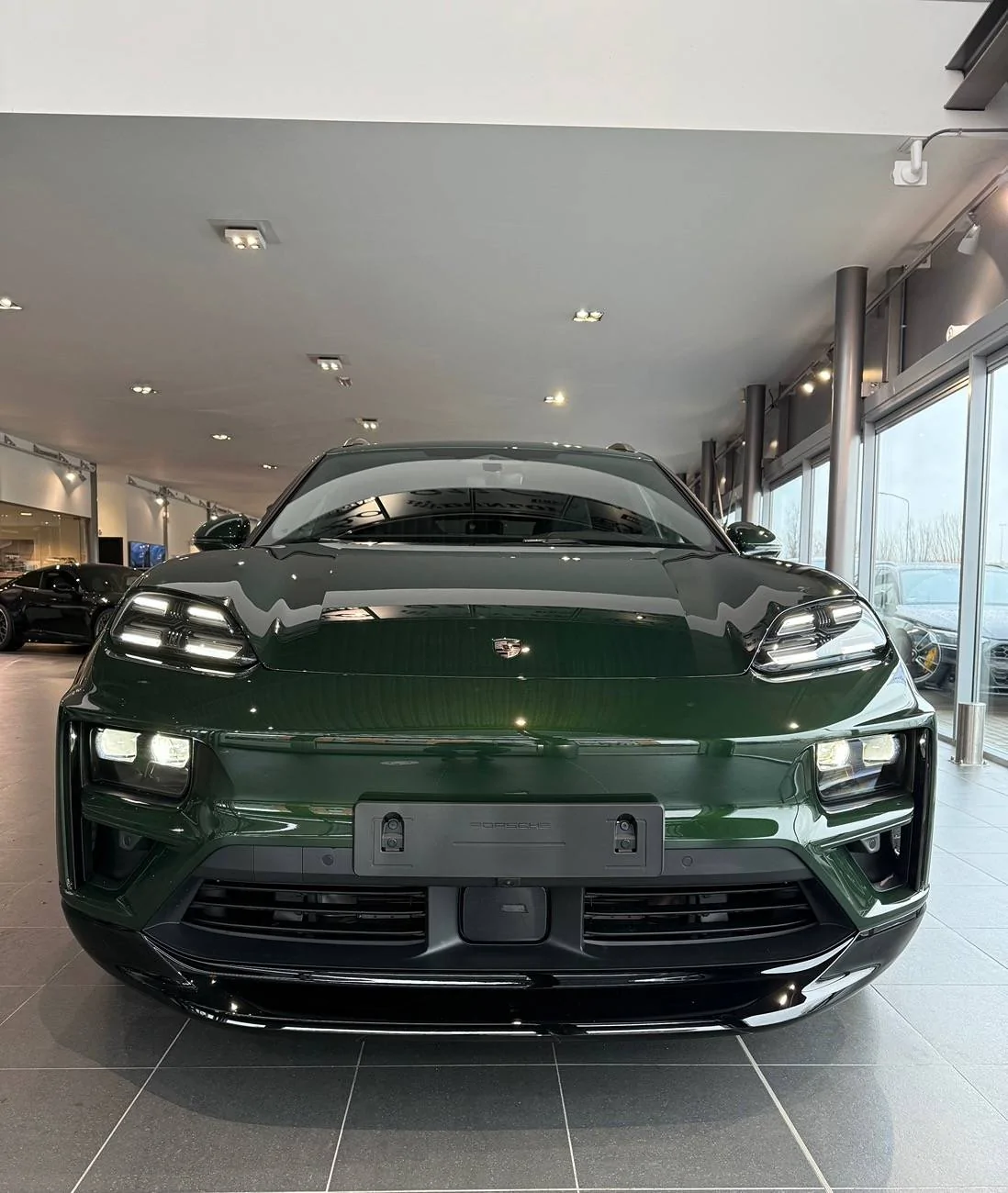 OAK GREEN Macan EV Photos Thread | Page 4 | Macan EV Forum, News, Info ...