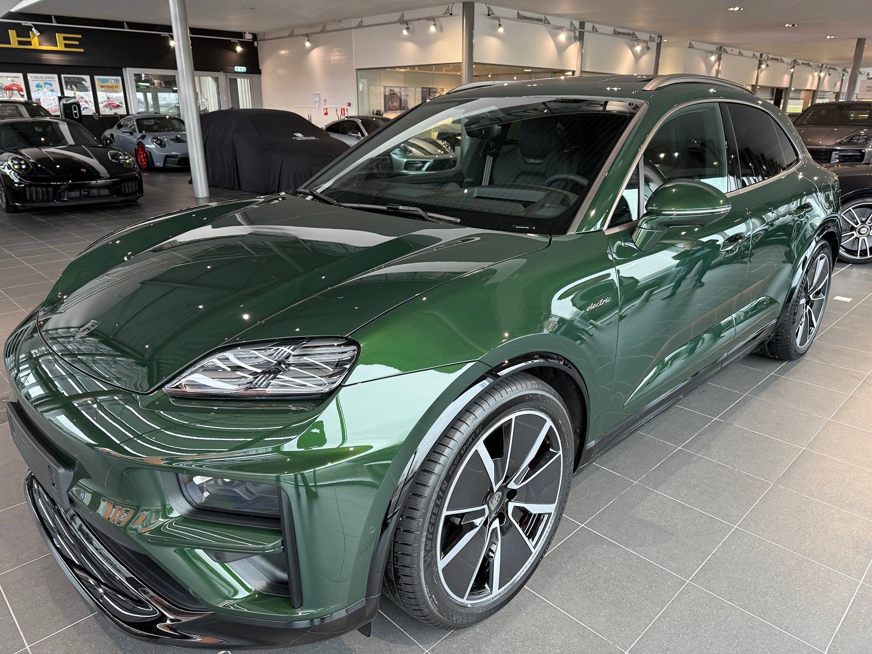 OAK GREEN Macan EV Photos Thread | Page 4 | Macan EV Forum, News, Info ...