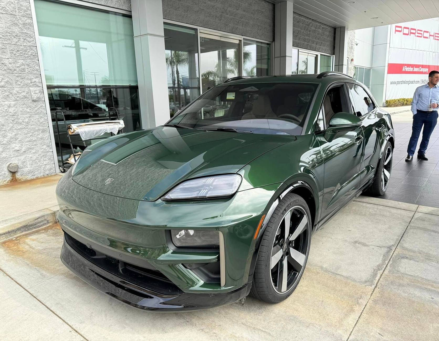 OAK GREEN Macan EV Photos Thread | Page 2 | Macan EV Forum, News, Info ...