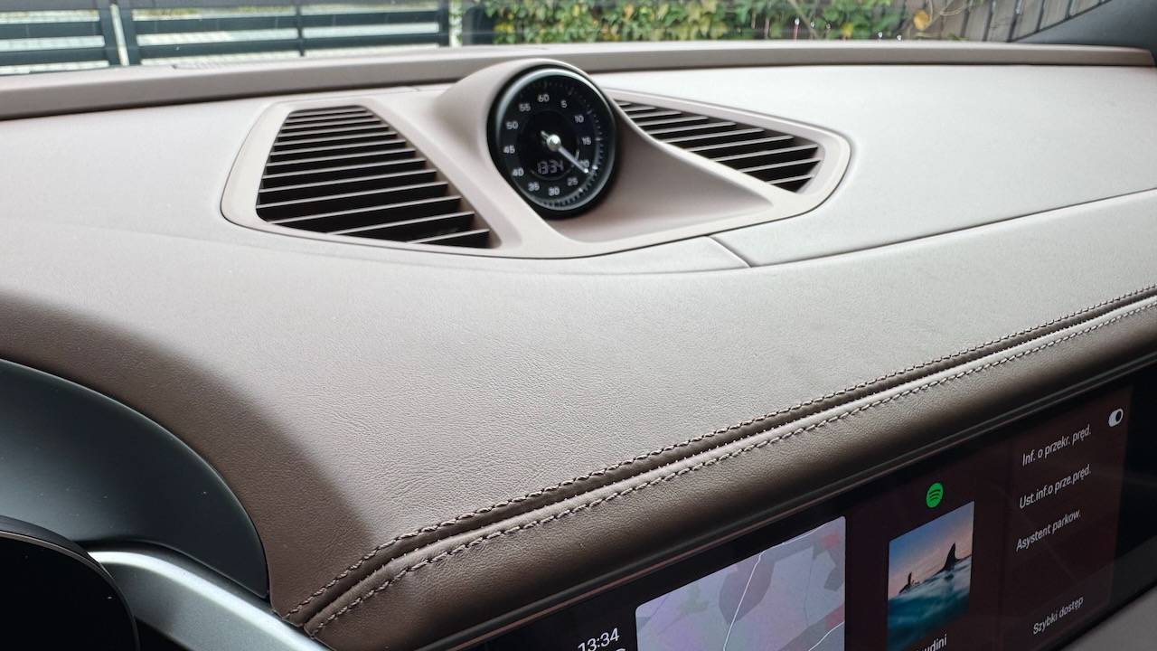 🎨 Interior: TRUFFLE BROWN Photos | Macan EV Forum, News, Info ...