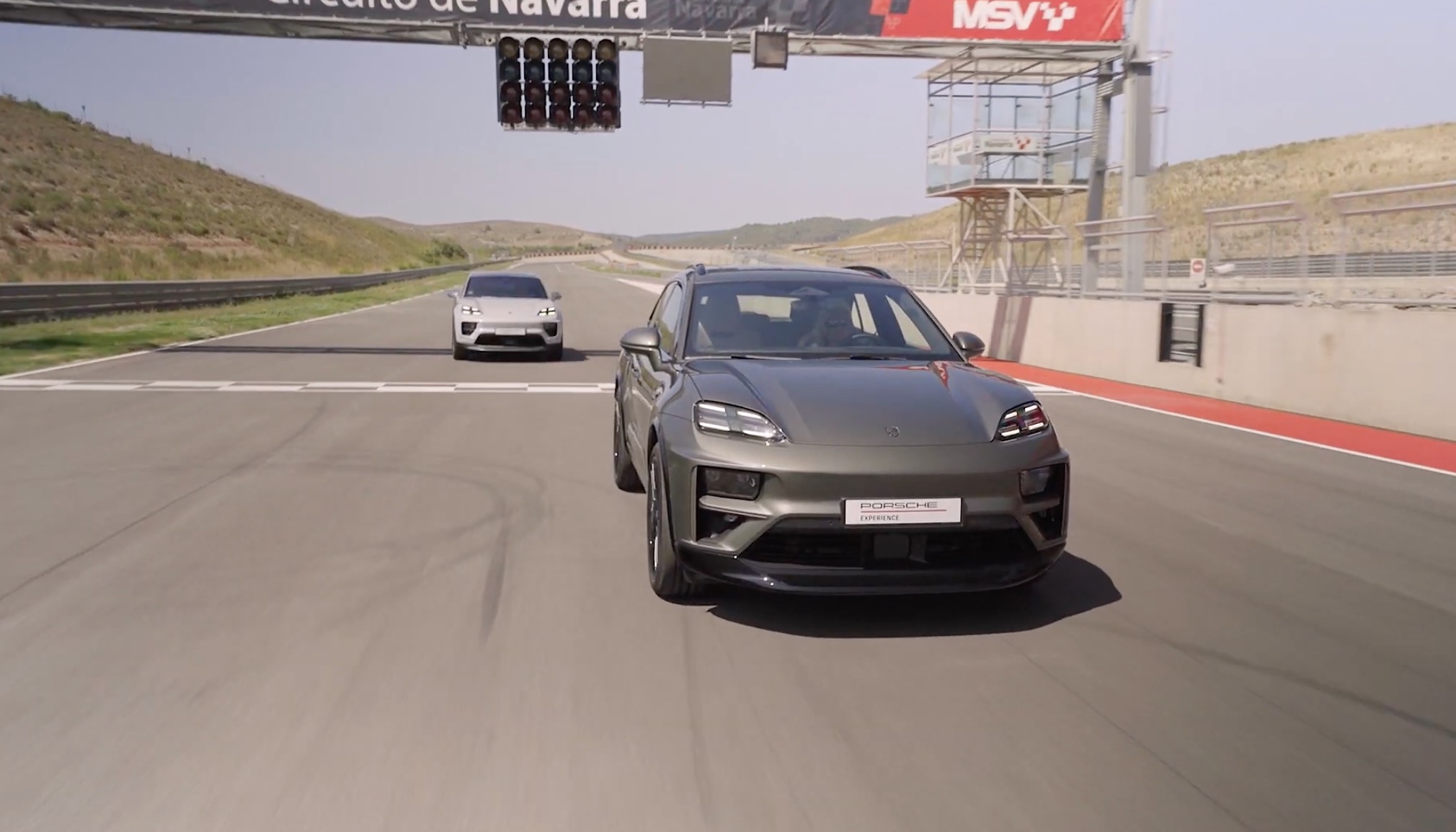 [VIDEO] Macan EV dynamic driving & handling | Macan EV Forum, News ...
